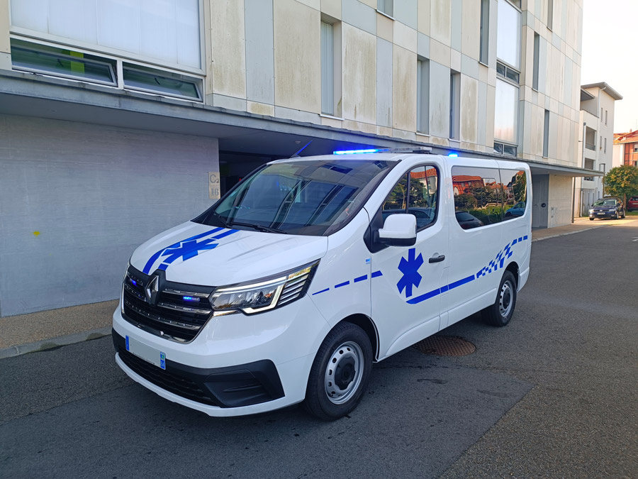 Offre spéciale sur l'ambulance Type A Renault Trafic : disponibilité ...