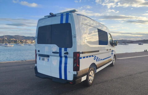 La nouvelle ambulance Renault Master XDD arrive chez BSE ! - BSE Ambulances